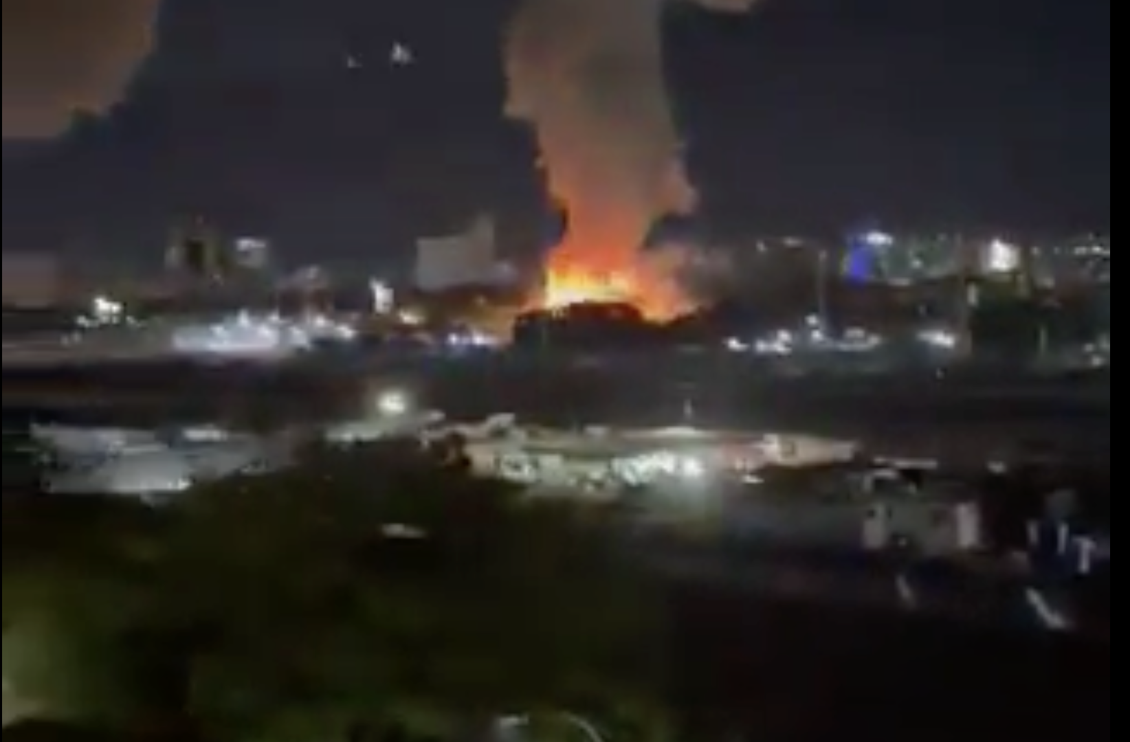 Breaking News: Explosions in Venezuela May Be an Attack by the United ...